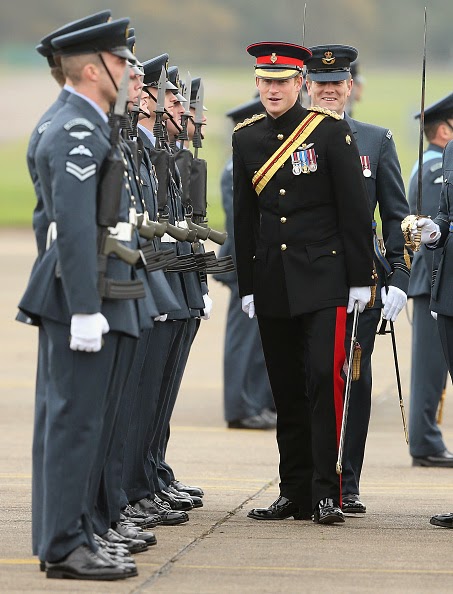 Royal Family Around the World: Prince Harry Presents No 26 Squadron RAF ...